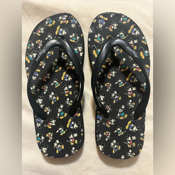Disney | Shoes | Mickey Mouse Little Kids Flip Flops Size 213 | Poshmark